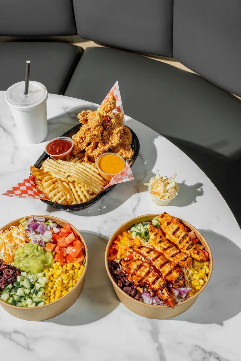 Quebec Fried Chicken (Jan 2026 Guide) - RestoQuebec